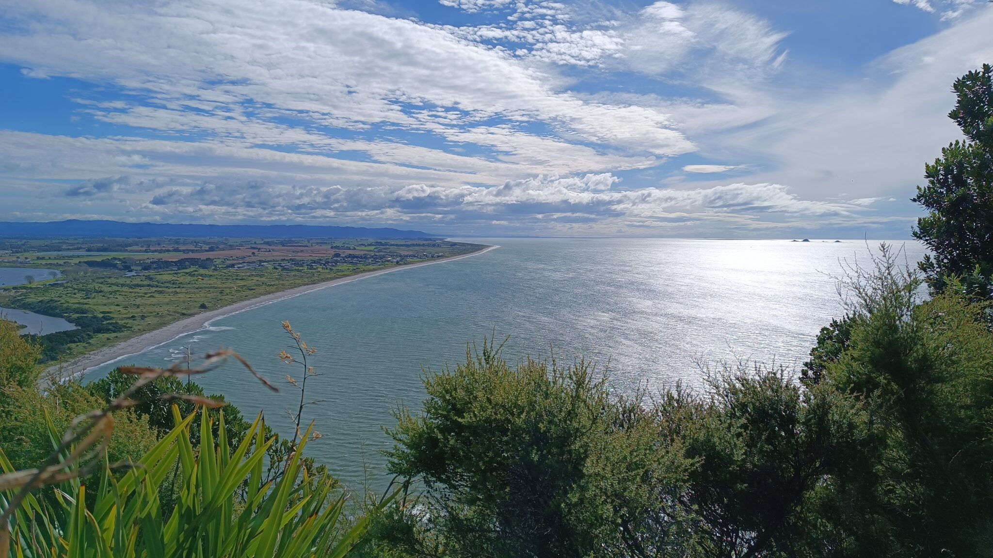 Whakatāne – prozkoumejte nekonečné pobřeží a prastaré lesy v okolí ...
